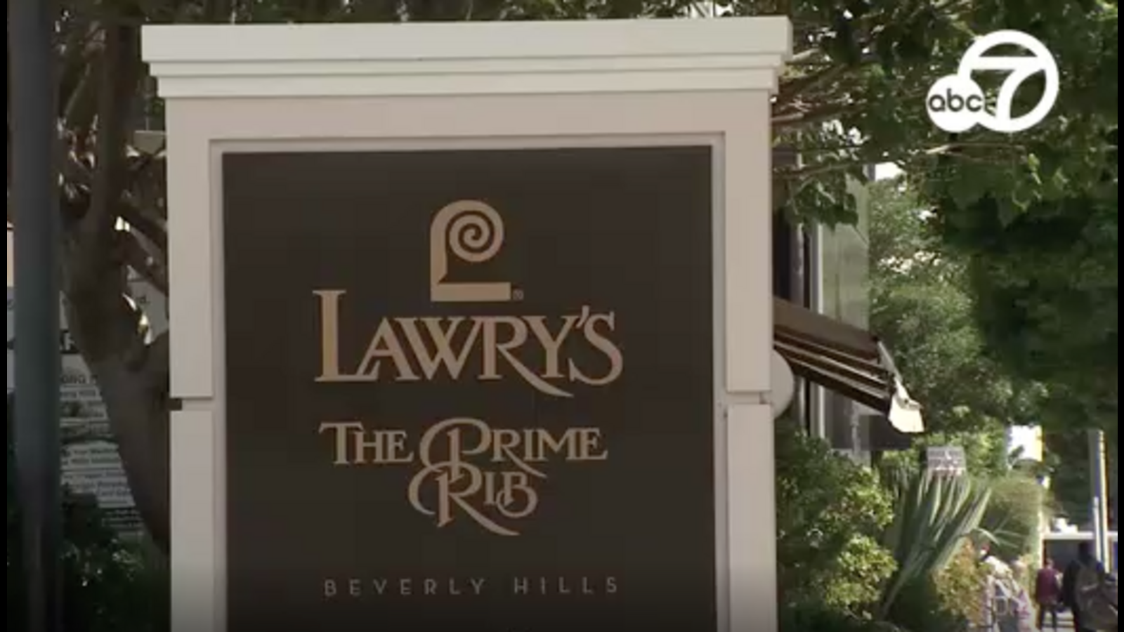 Lawry's in Beverly Hills changes menu for 1st time in over 25 years ...