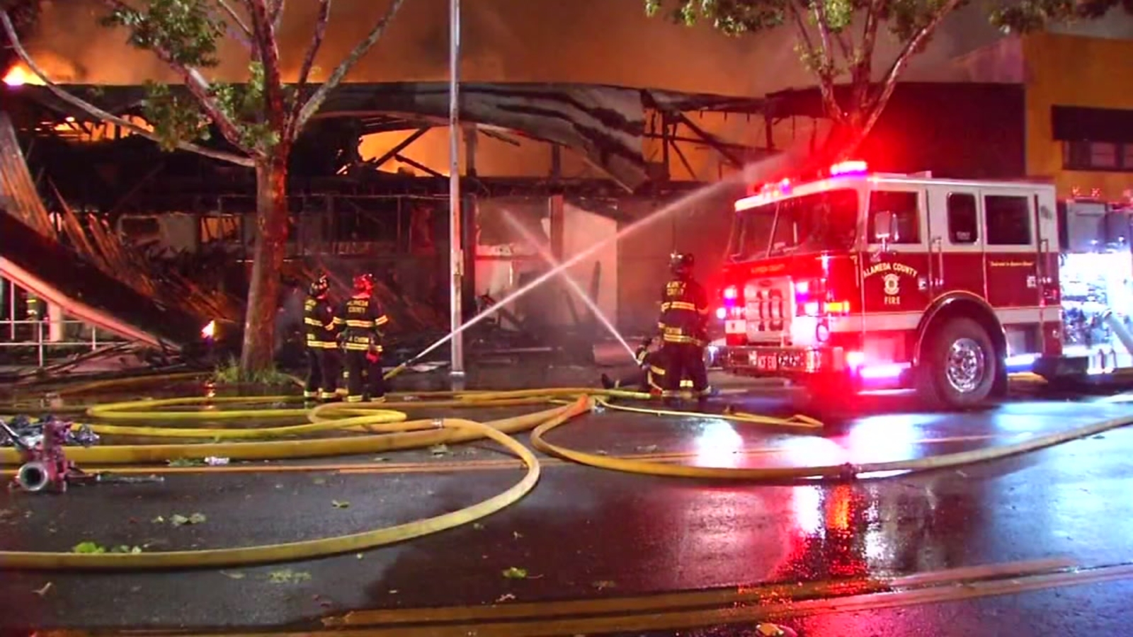 Massive fire engulfs upholstery store, damages other businesses in San ...