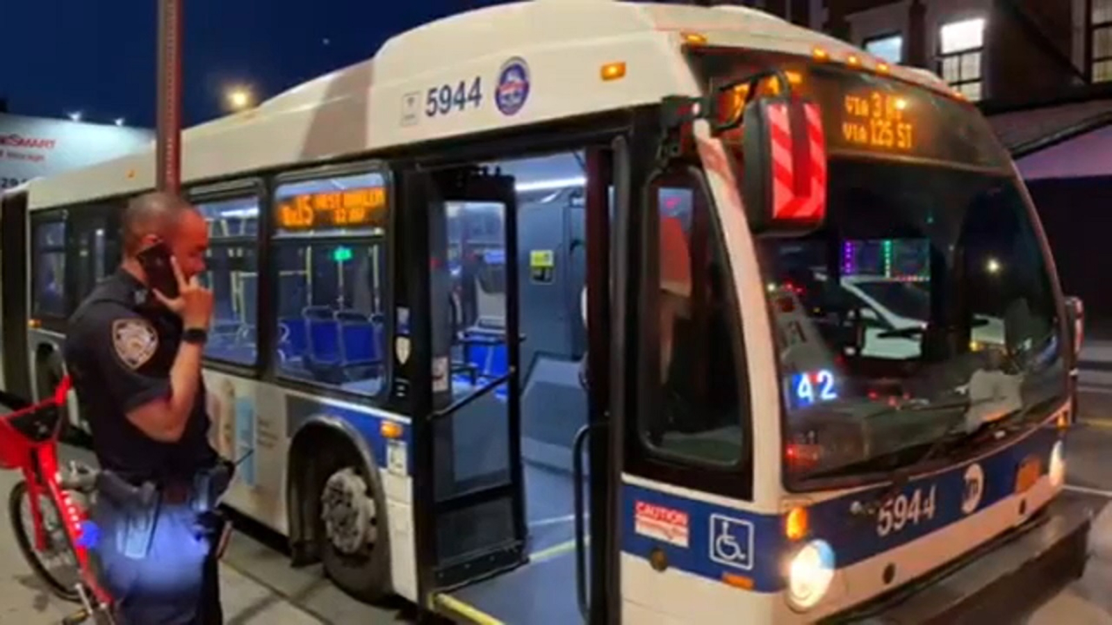 Panic ensues on Bronx MTA bus after man appears to flash a weapon ...