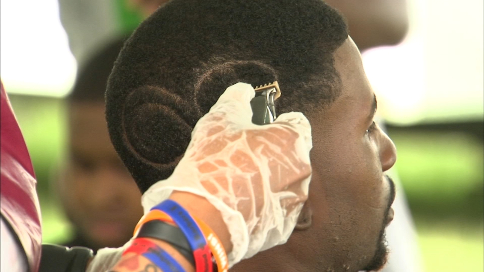 Brotherhood of barbers unite to stop violence on Chicago's South Side ...