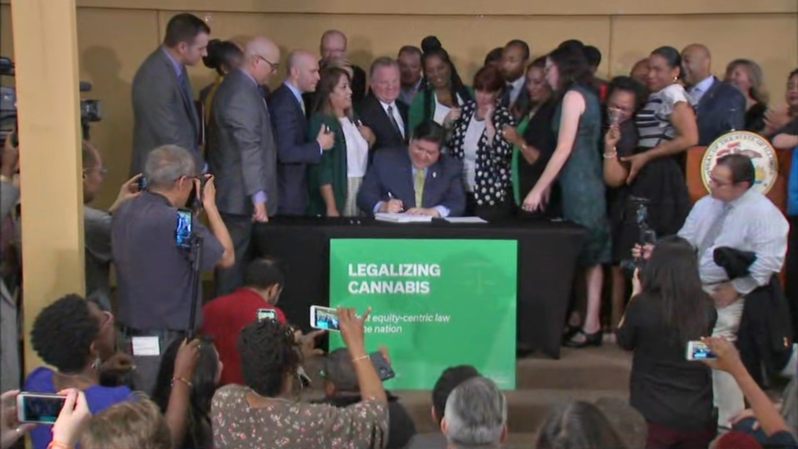 Illinois marijuana legalization bill signed by Governor JB Pritzker ...