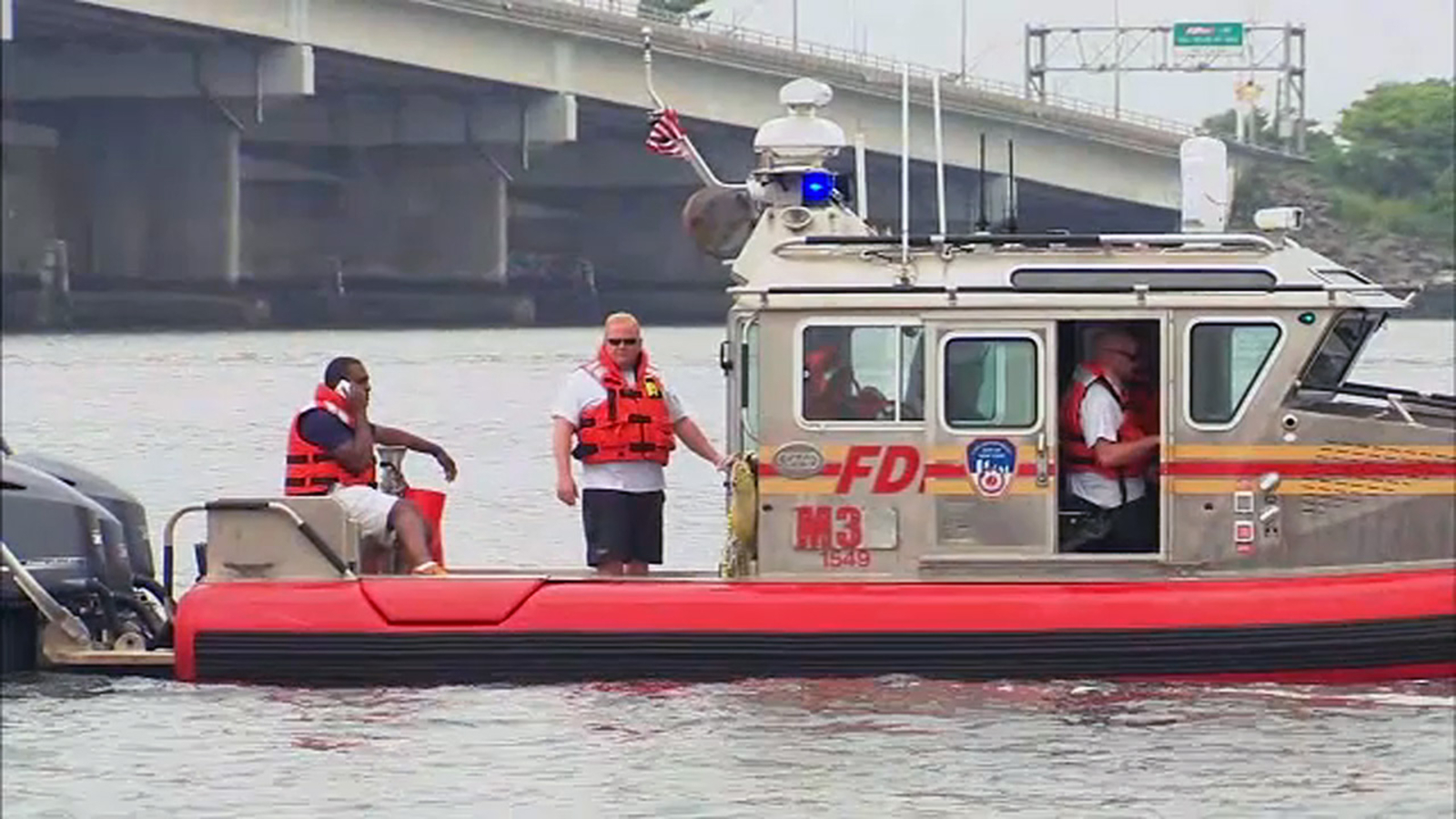 On patrol with the FDNY Marine Division - ABC7 New York