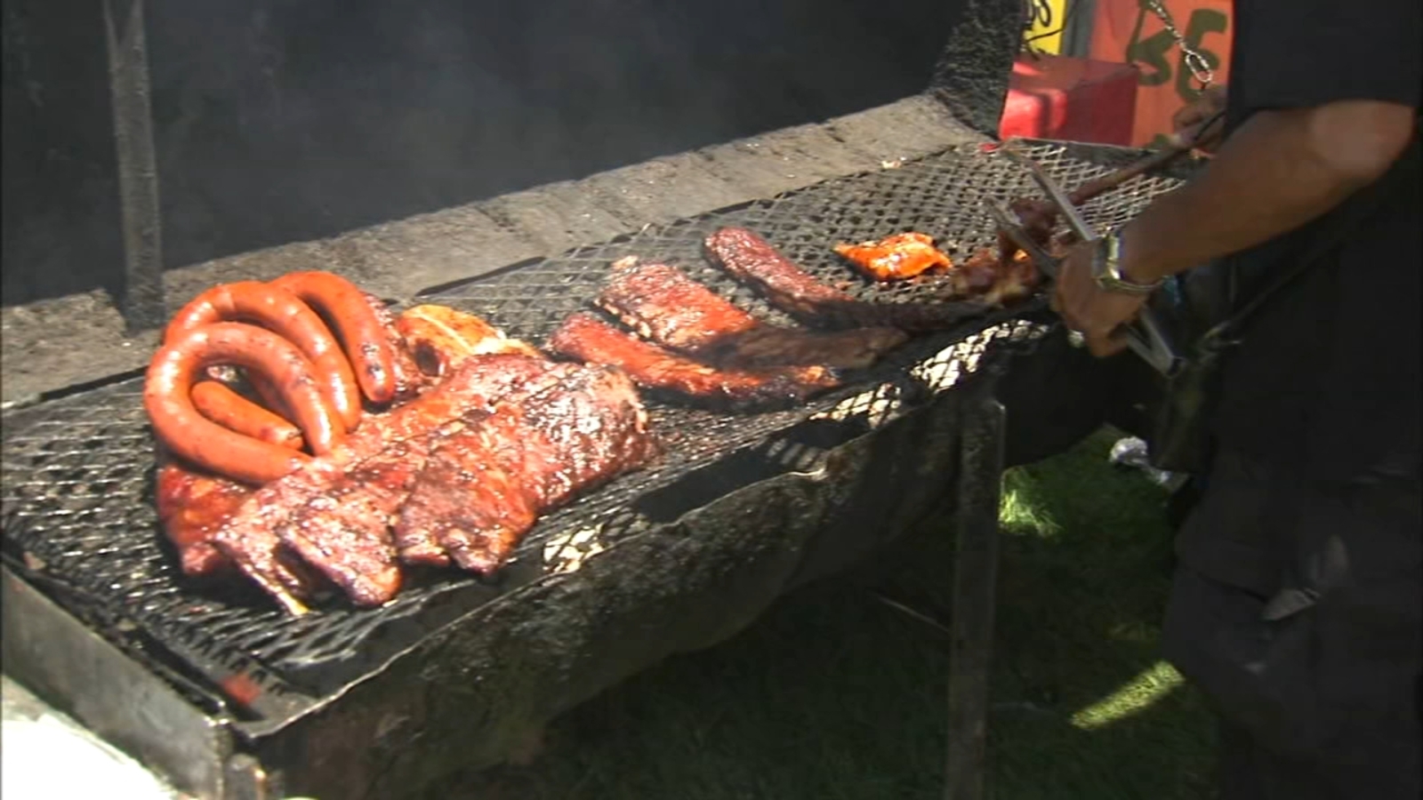 Competition heats up at 2nd day of Naperville Ribfest - ABC7 Chicago