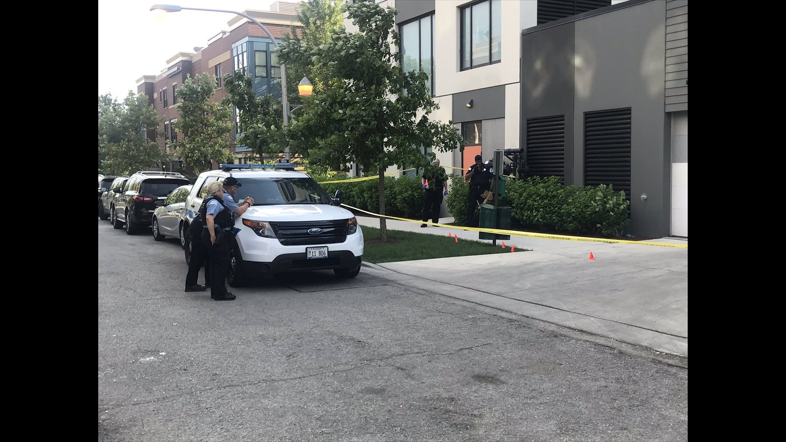 Man wounded in shooting in Old Town - ABC7 Chicago