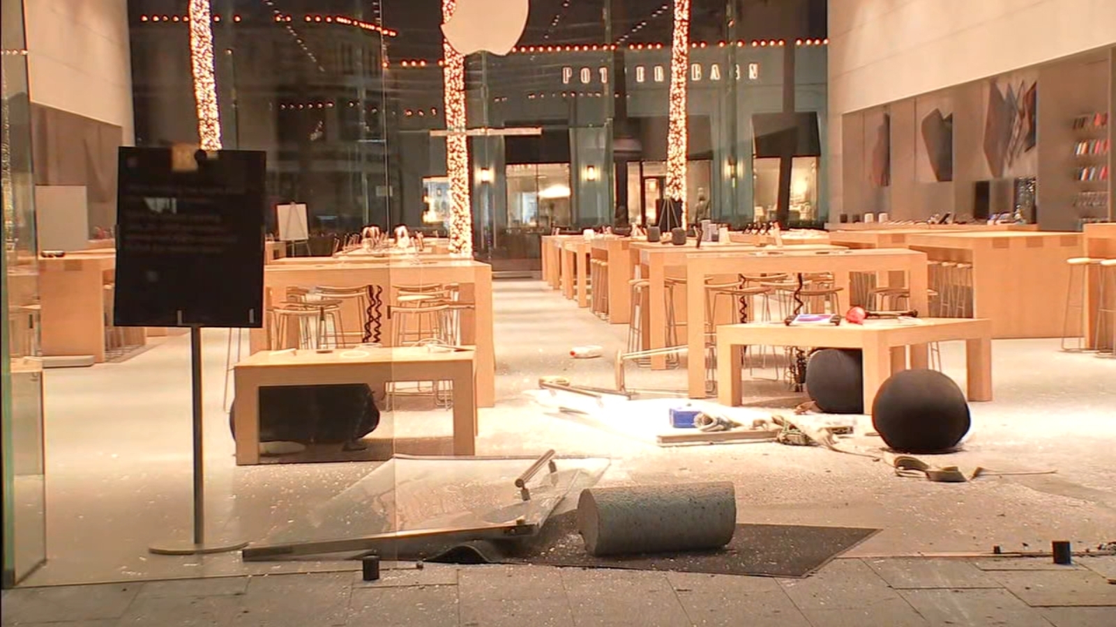 Suspects crash truck into Highland Village Apple store again - ABC13 ...