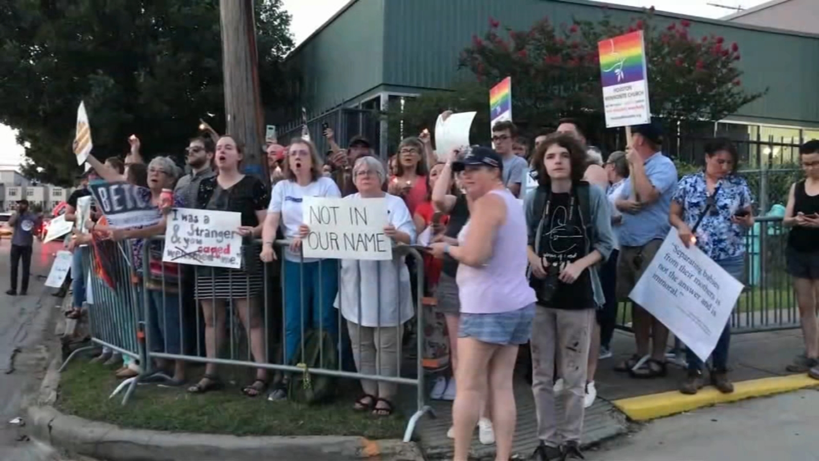 Hundreds protest immigrant detention facilities in Houston - ABC13 Houston