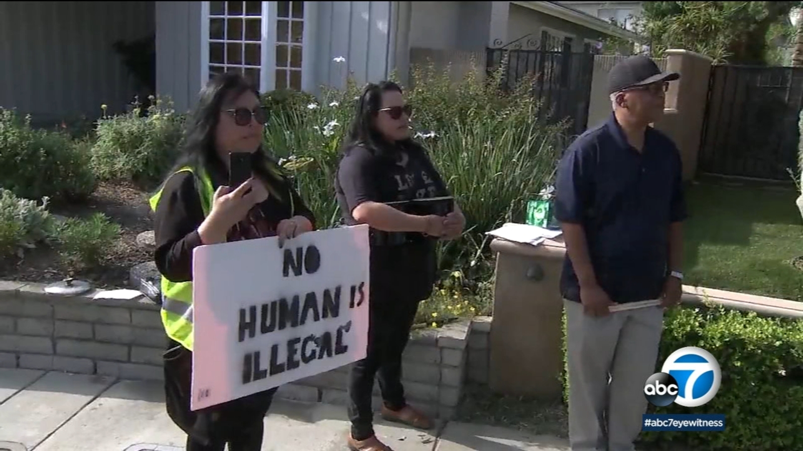 Immigrant-rights activists take protest to Long Beach home of ICE ...