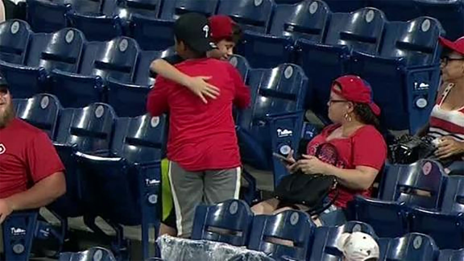 Young fan's act of Brotherly Love was highlight of Philadelphia ...