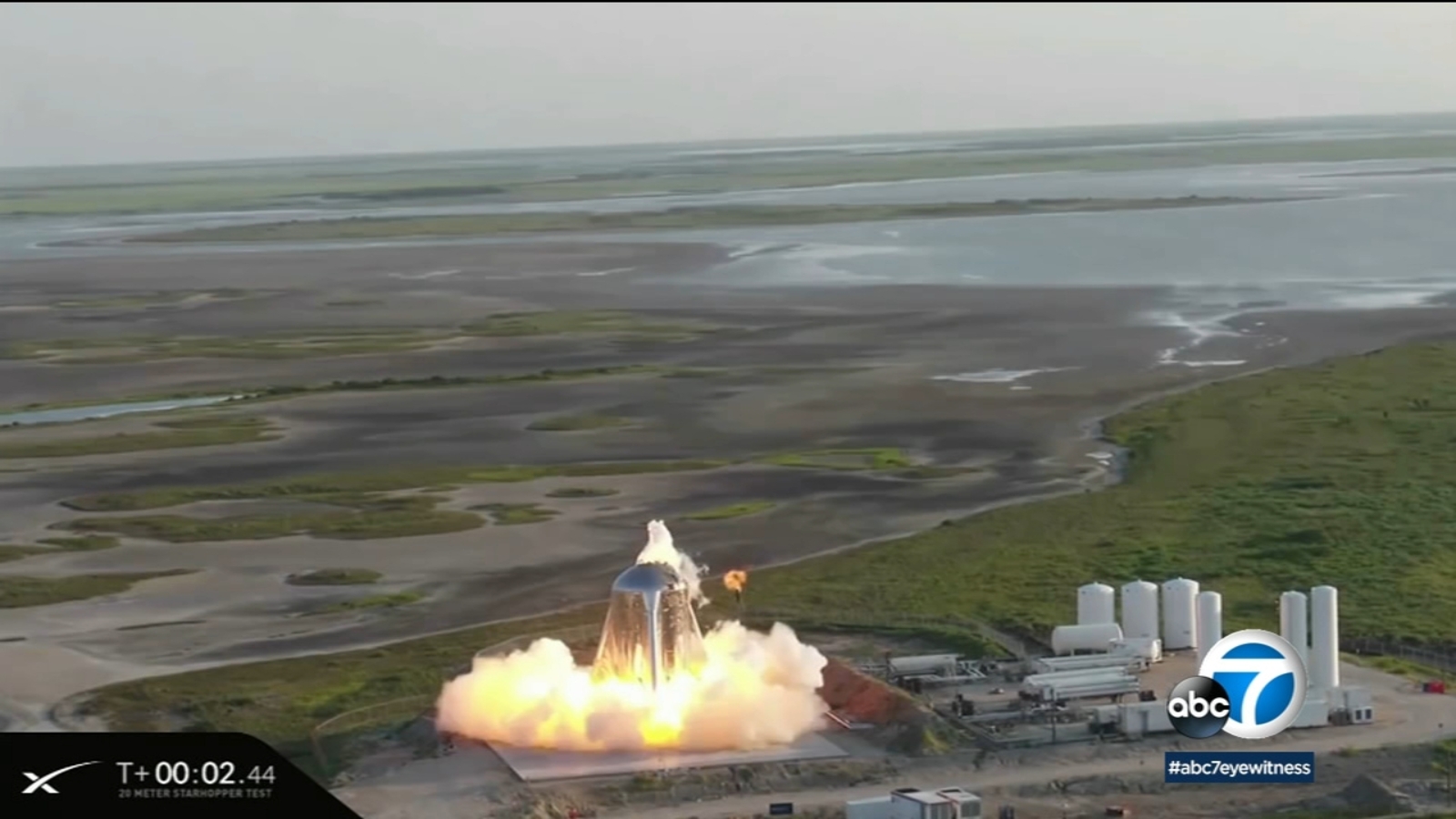 SpaceX aborts Starhopper prototype test after fire erupts - ABC7 Los ...