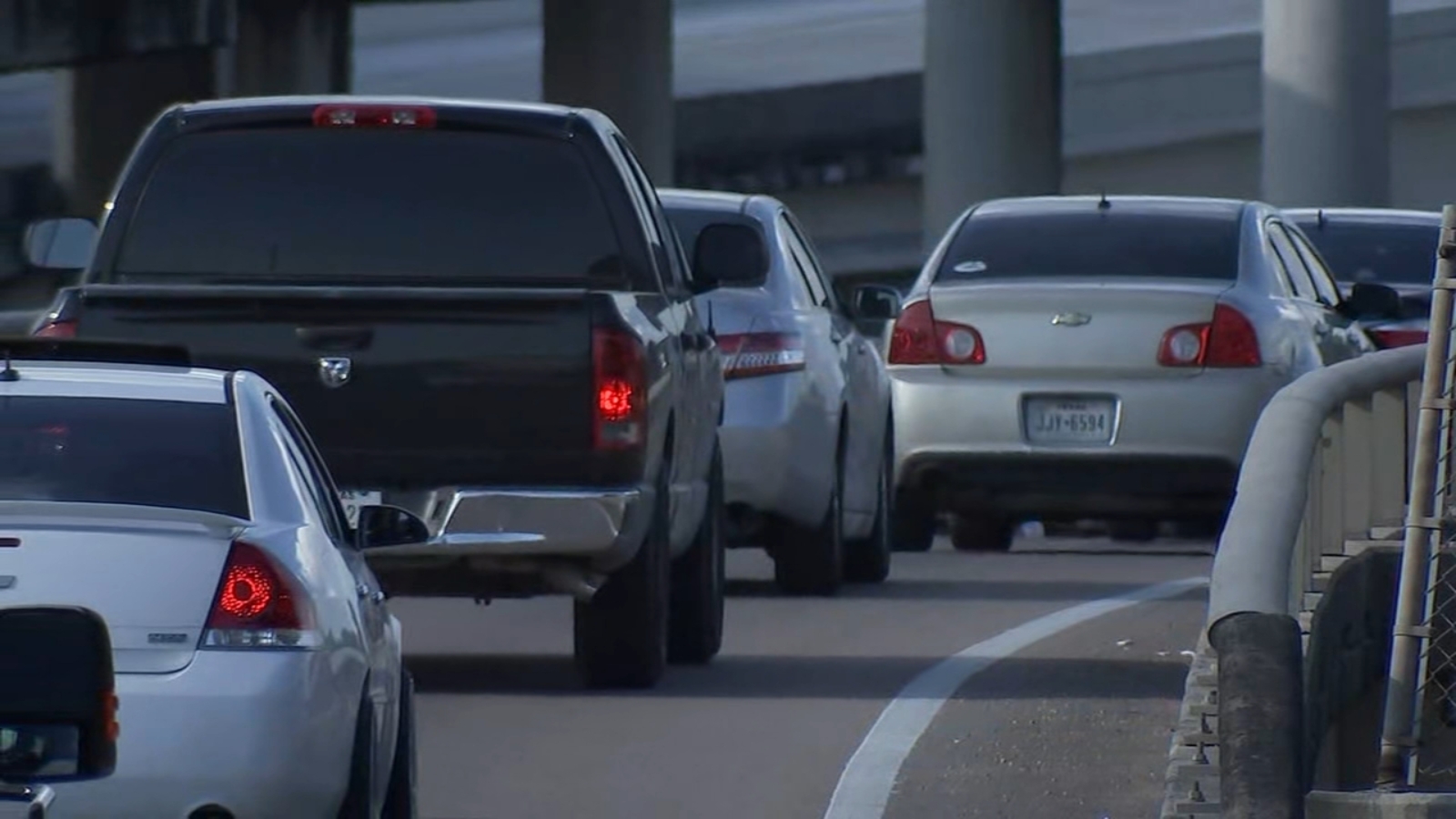 I-45 freeway expansion will force people out of homes, group says ...