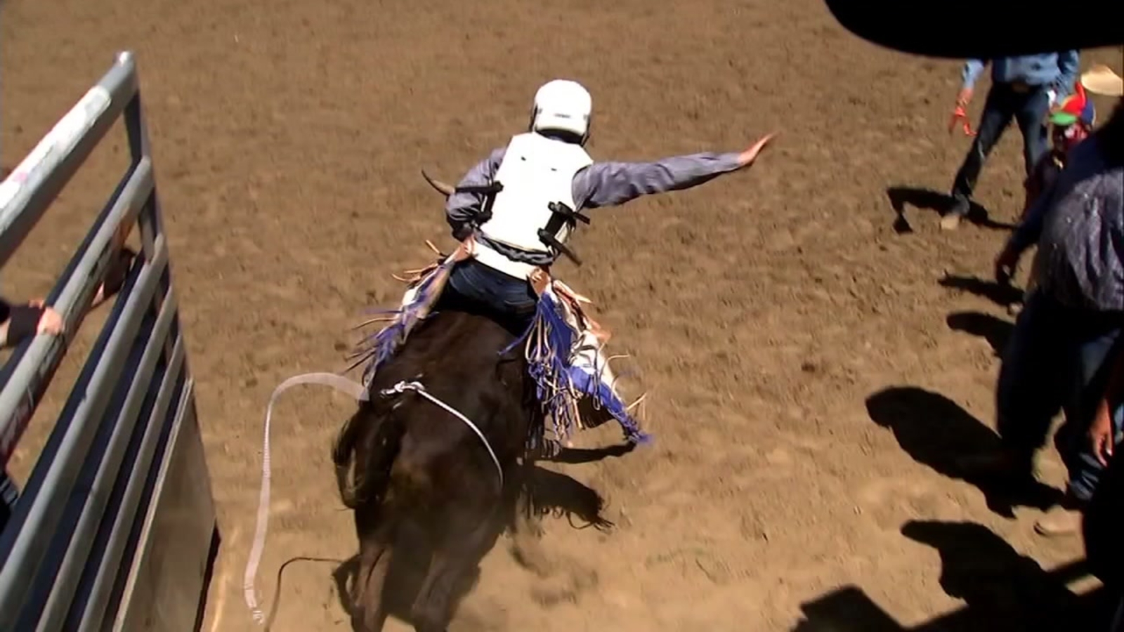 Strong attendance at Gilroy Rodeo sign of Gilroy Strong - ABC7 San ...