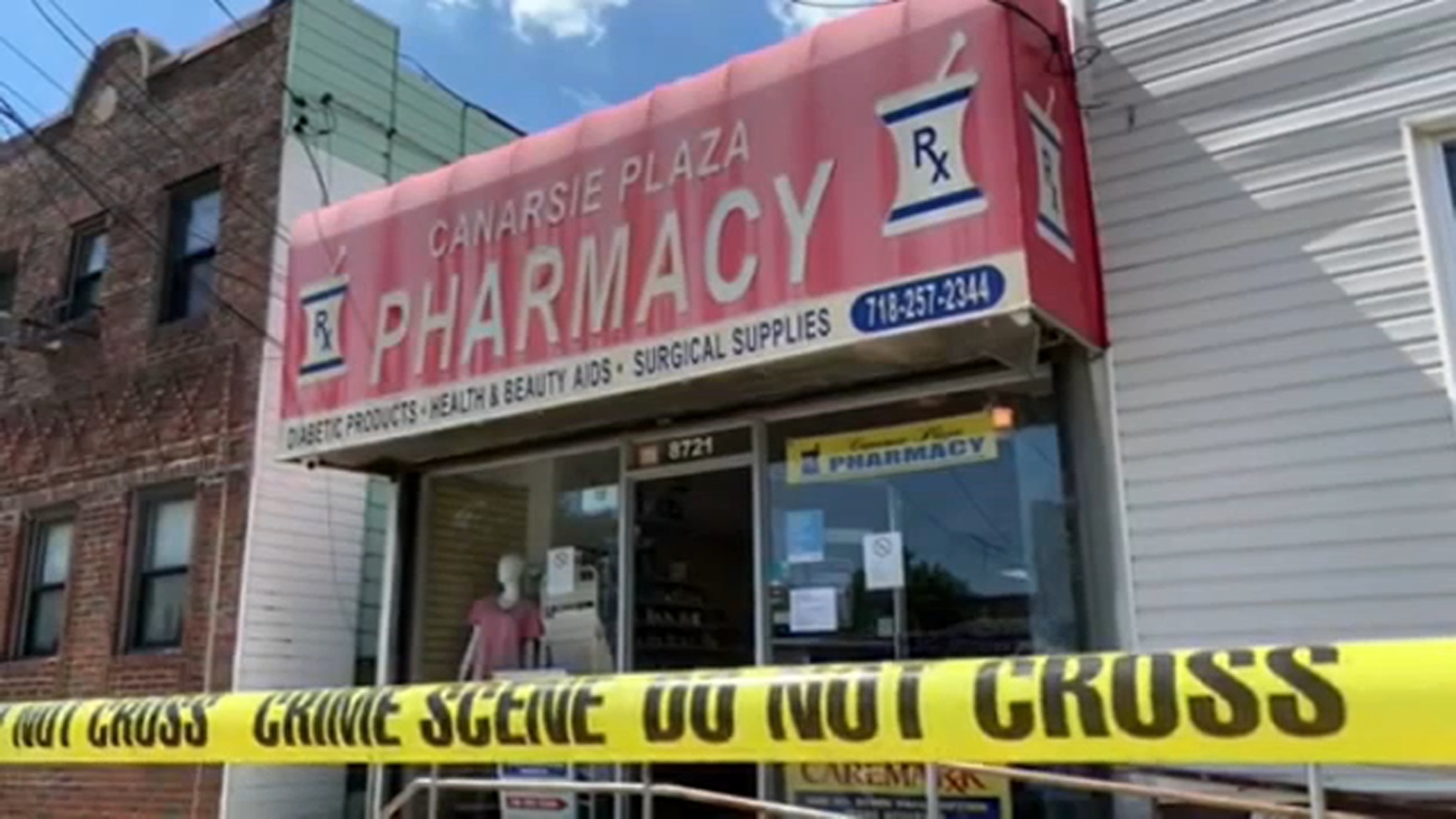 Man stabbed in back during attempted robbery at pharmacy in Canarsie ...