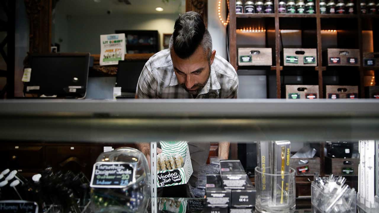 Weedmaps to stop advertising unlicensed marijuana businesses - ABC7 Los ...