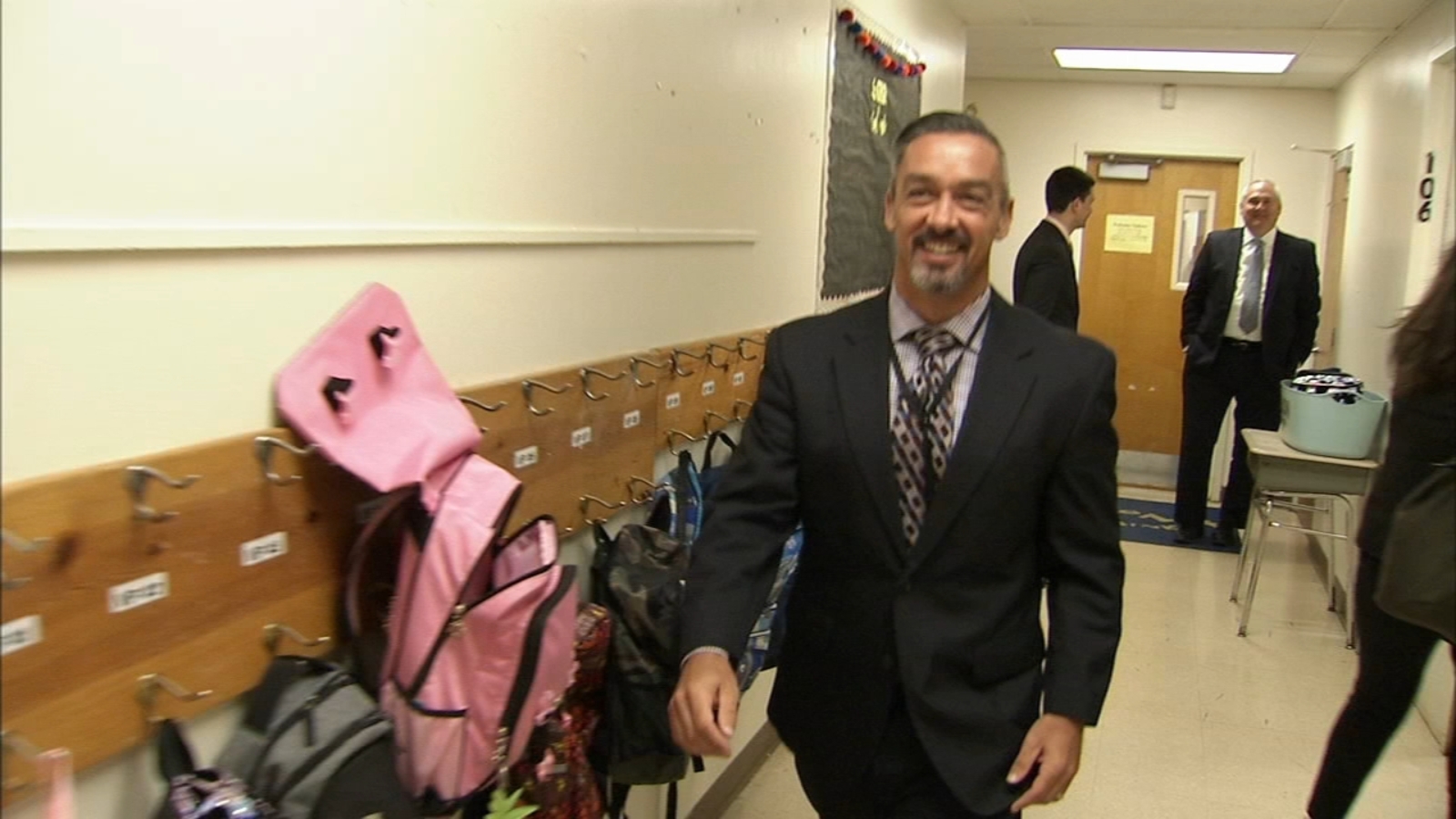Superintendent helps students start year off right with classroom ...