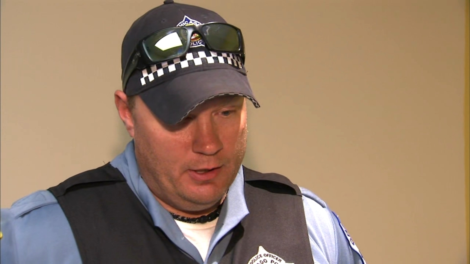 Chicago officer honored for de-escalating incident with individual ...