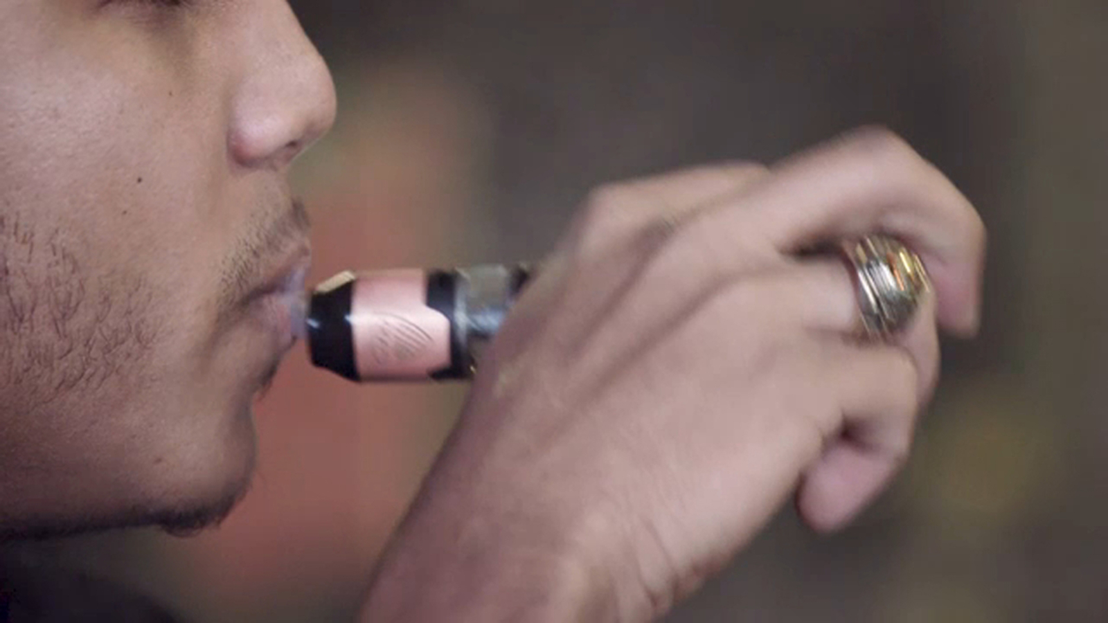 Warning against vaping issued by New York state health officials - ABC7 ...