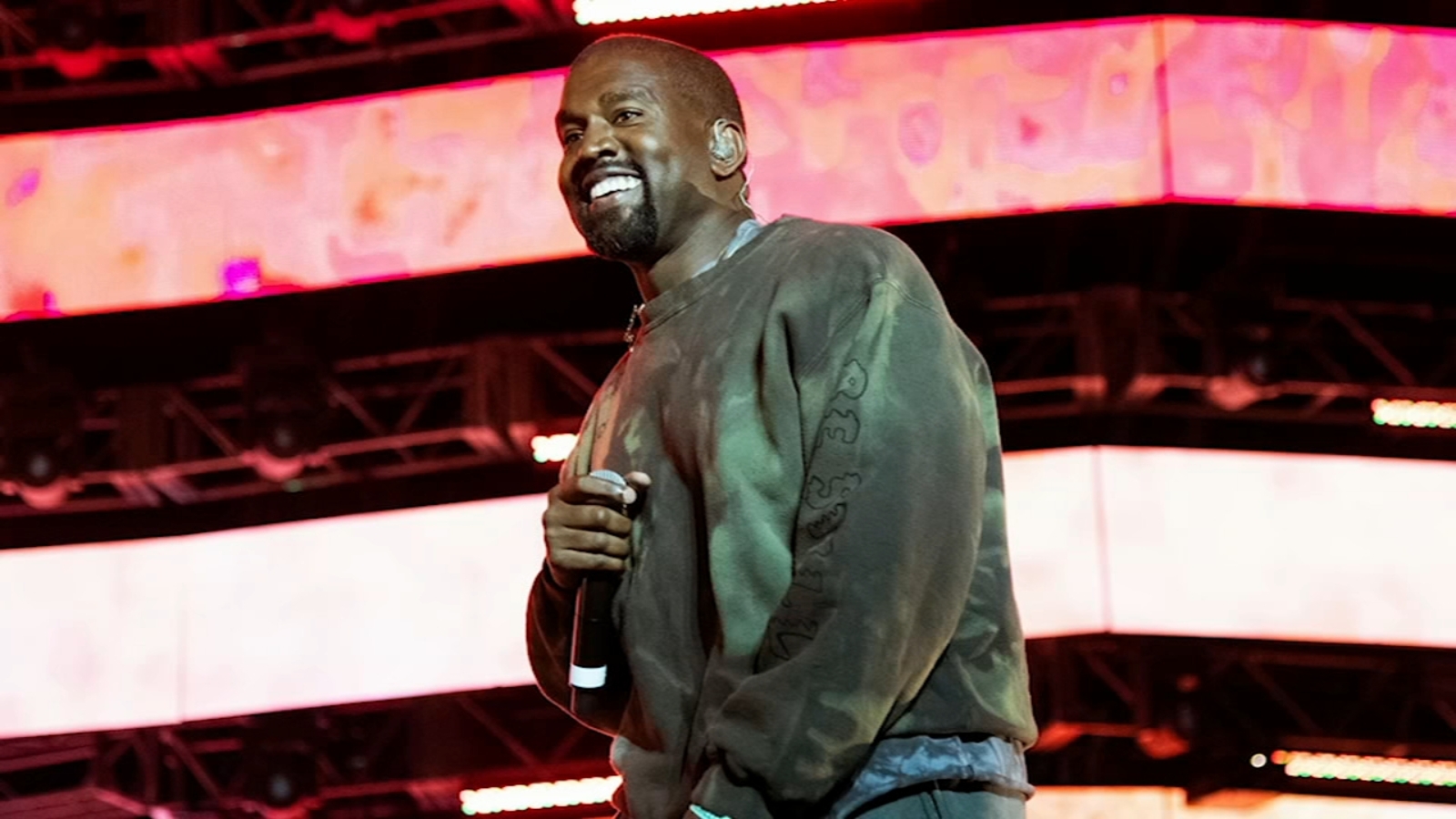 Kanye West announces Sunday Service Experience at Credit Union 1 Arena ...