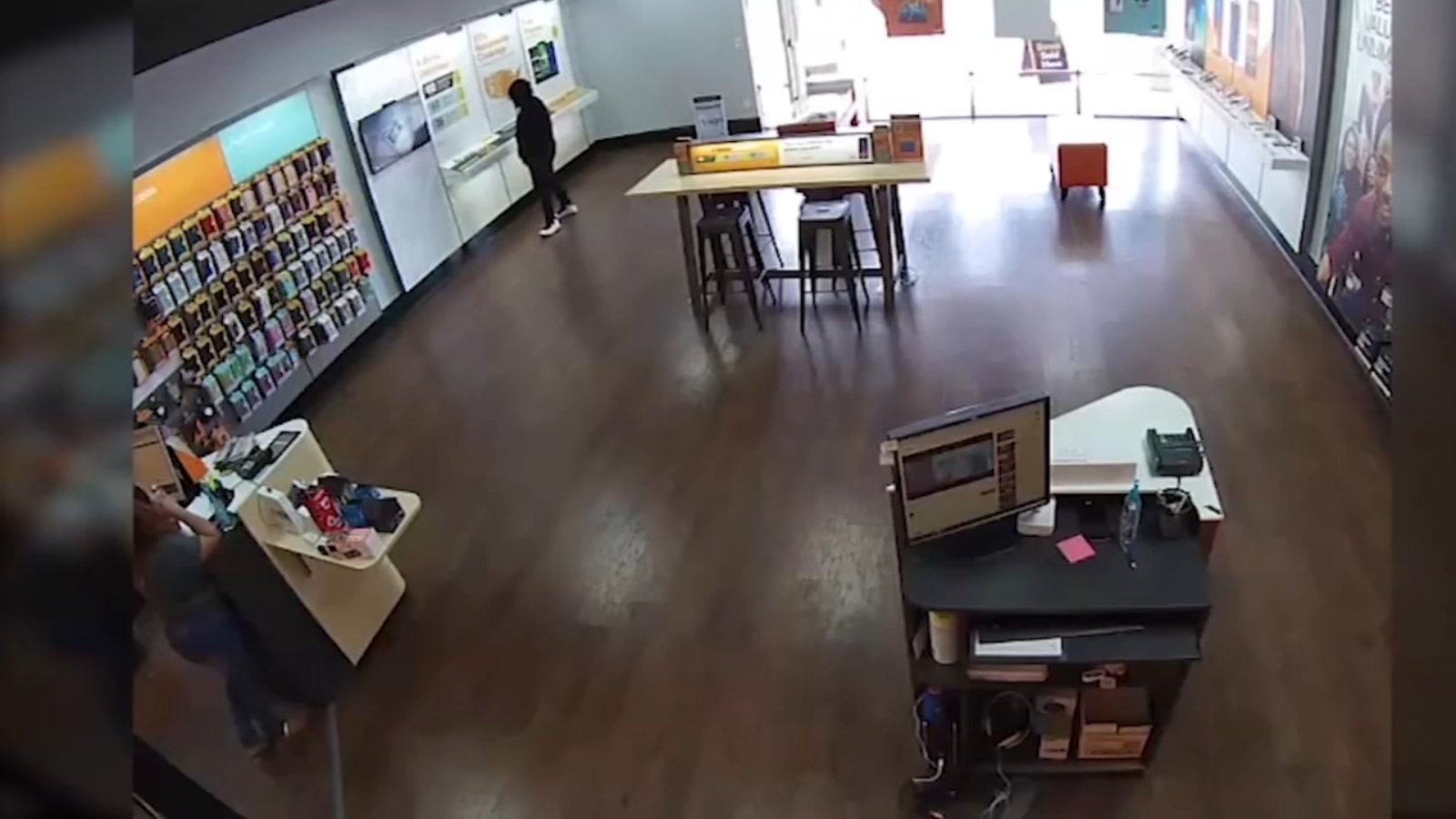 Boost Mobile employee fights off 2 men attempting to rob phone store ...