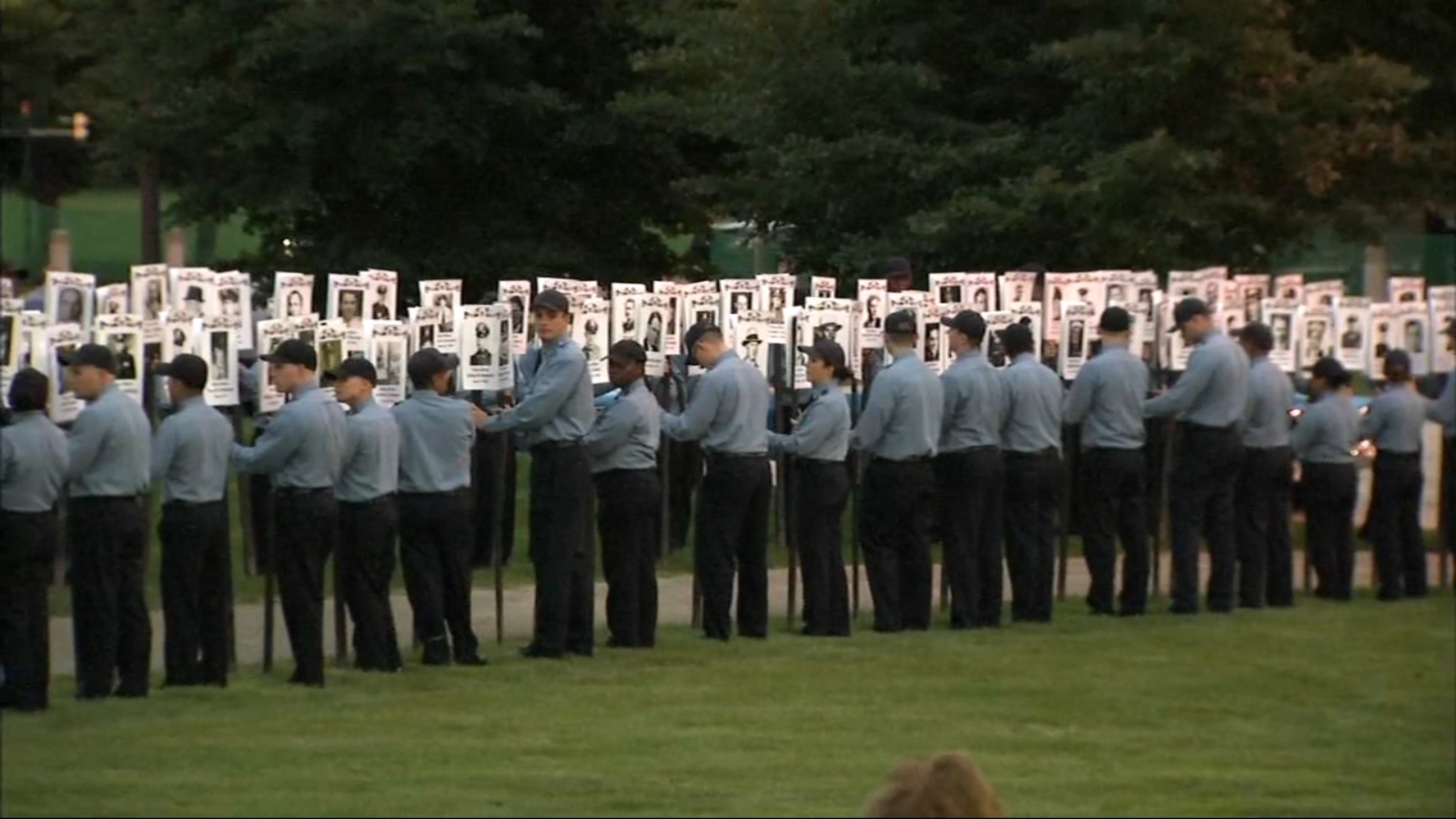 Hundreds honor fallen Chicago police officers at Gold Star Families ...
