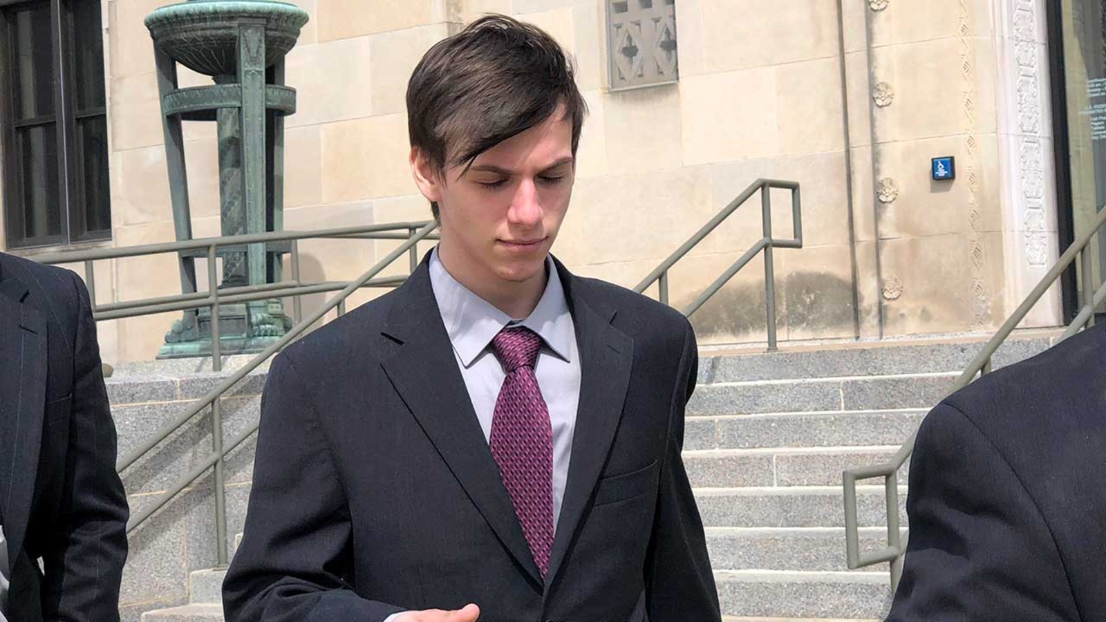 Ohio gamer sentenced to 15 months prison in 'swatting' incident that ...