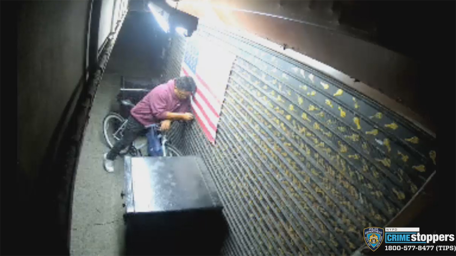 Man sets fire to American flag in front of business in Chelsea section ...