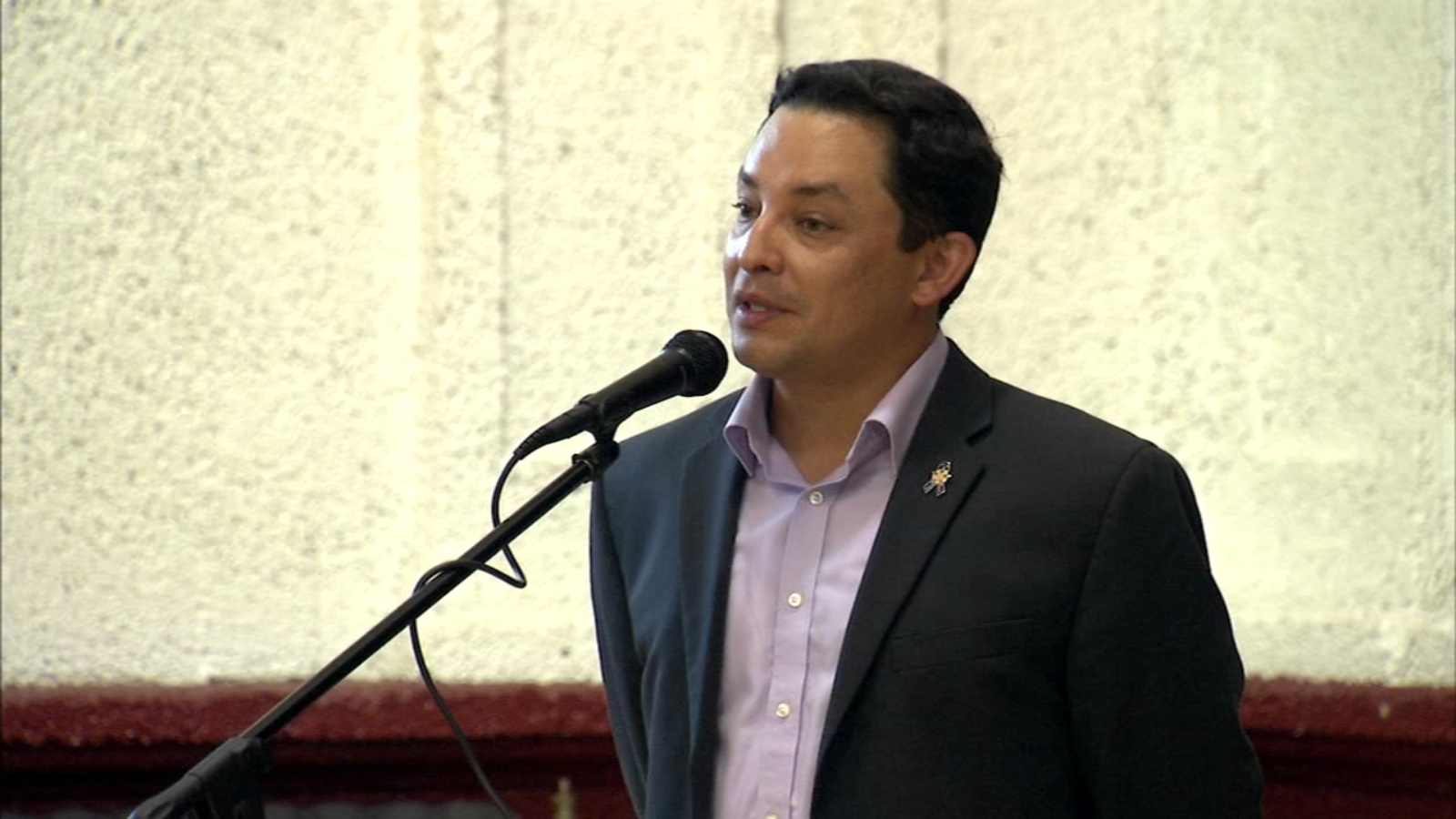 Vape ban: Chicago Alderman Ray Lopez to propose banning sale of vaping ...