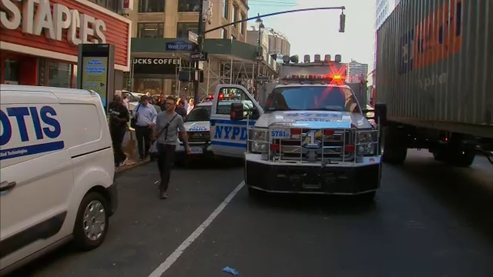 Fight near Midtown Manhattan Taco Bell ends in slashing - ABC7 New York