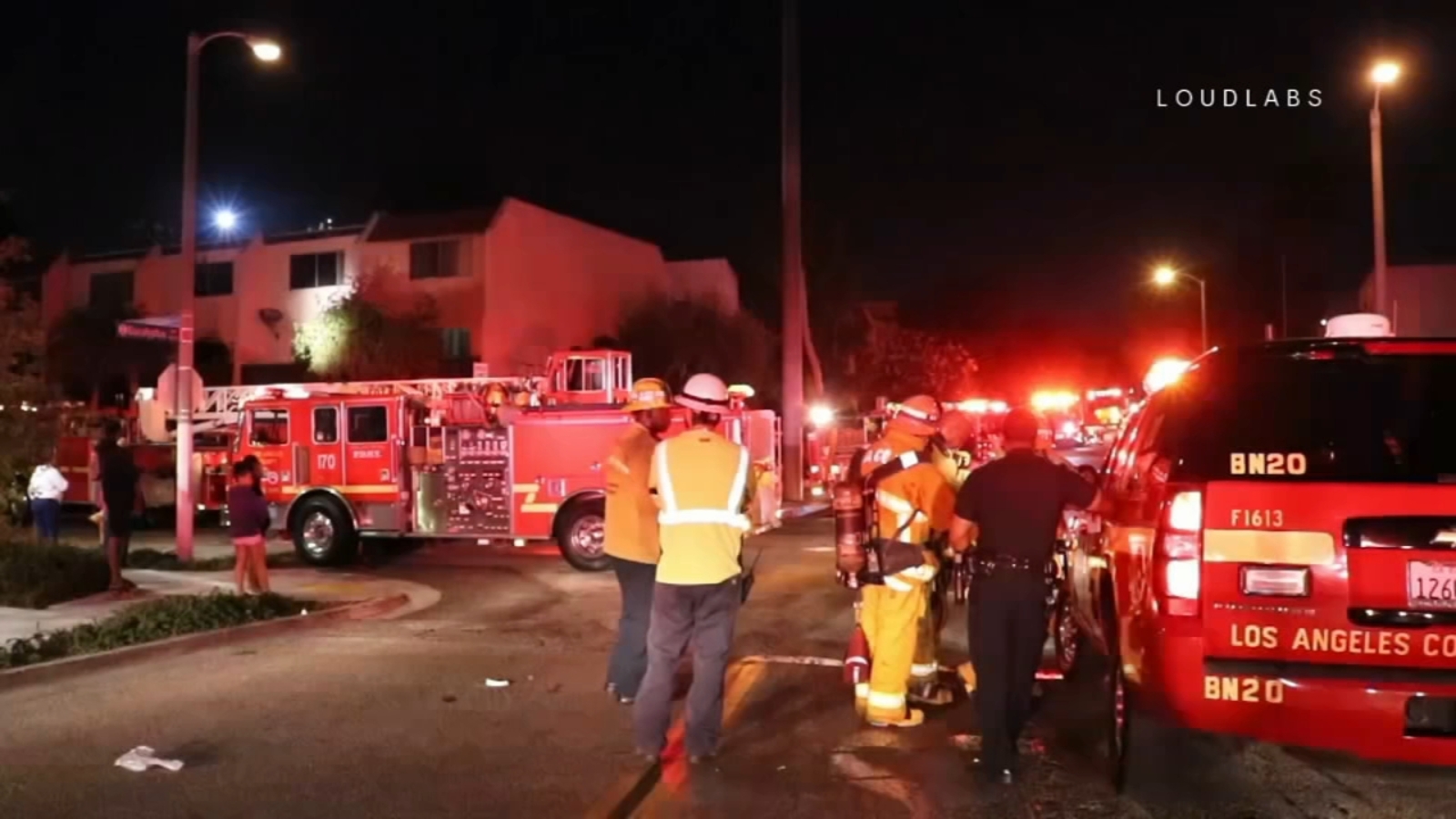 Woman dies after fire erupts at apartment complex in Inglewood - ABC7 ...