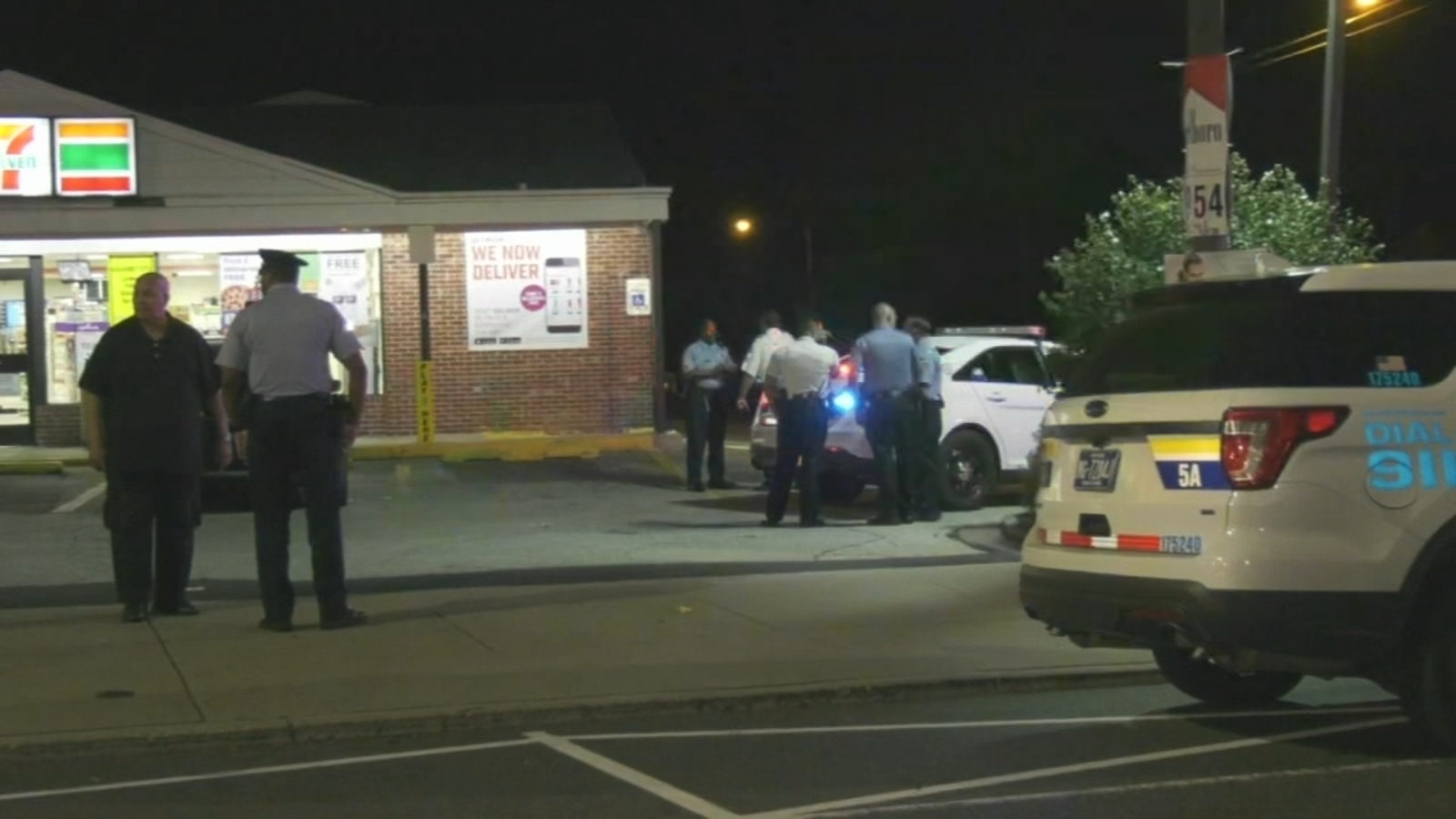 2 off-duty Philadelphia police officers injured in fight at 7-Eleven on ...