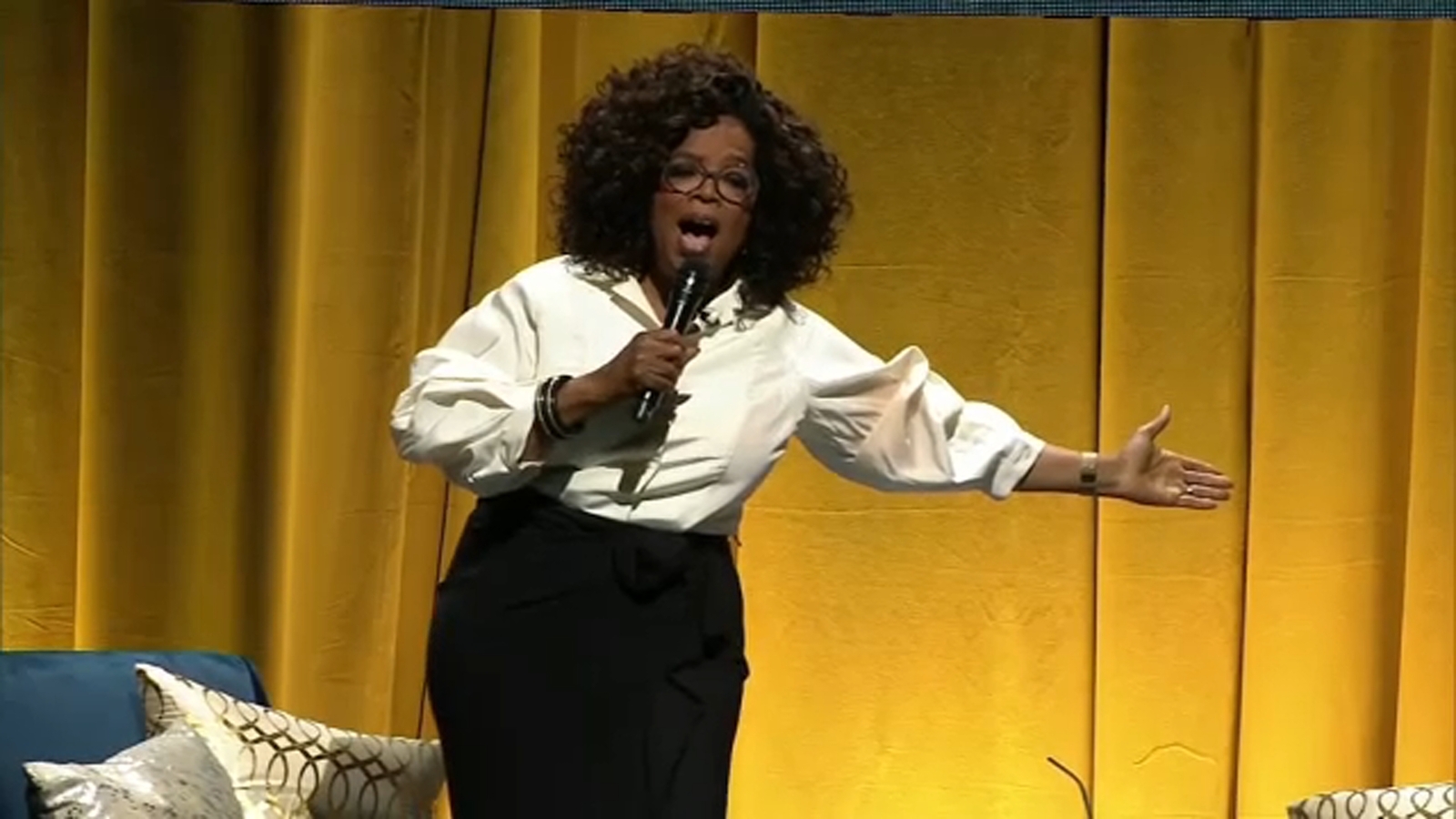 Oprah Winfrey shocks North Carolina fundraiser attendees with $1 ...