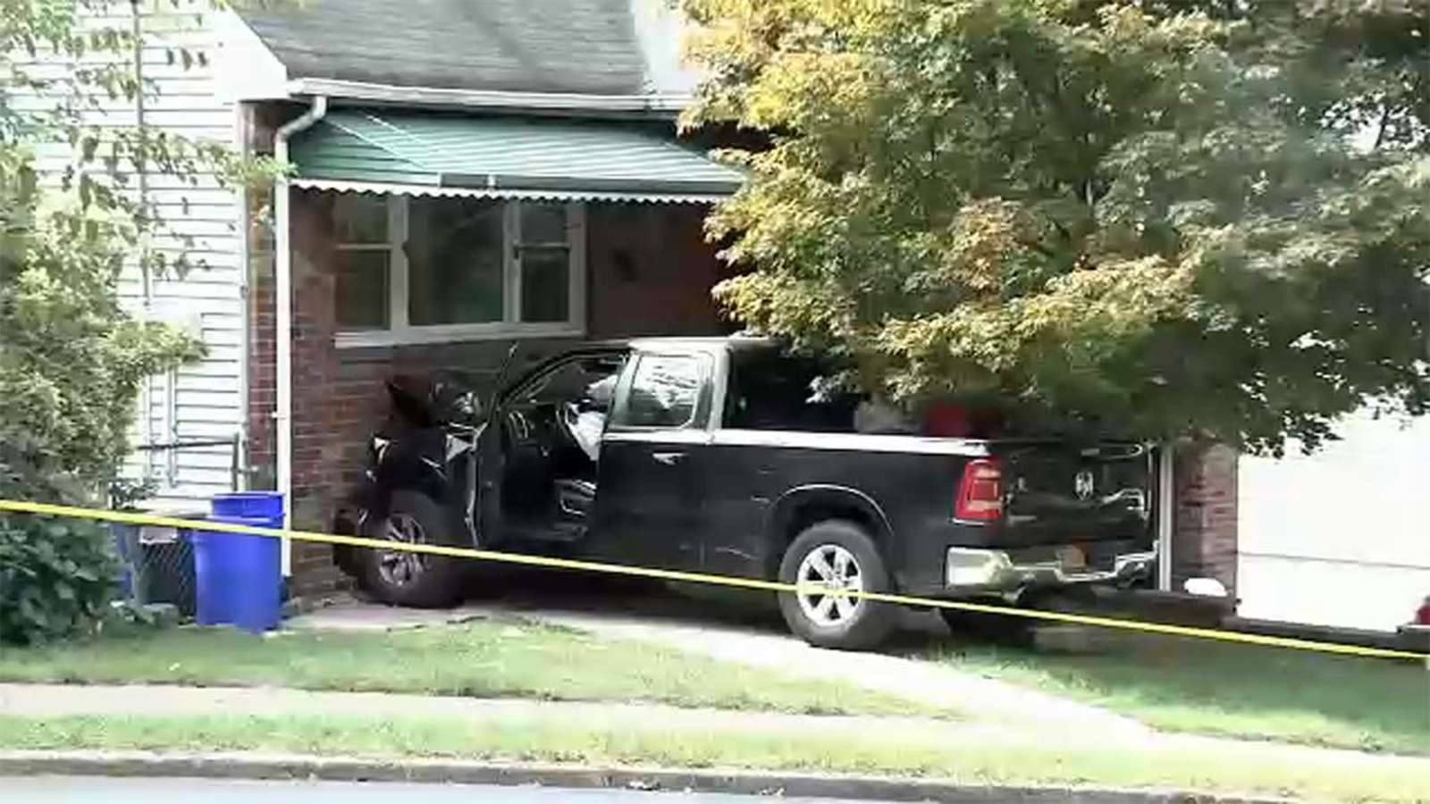 Out-of-control pick-up truck slams into house in Ridgefield, New Jersey ...