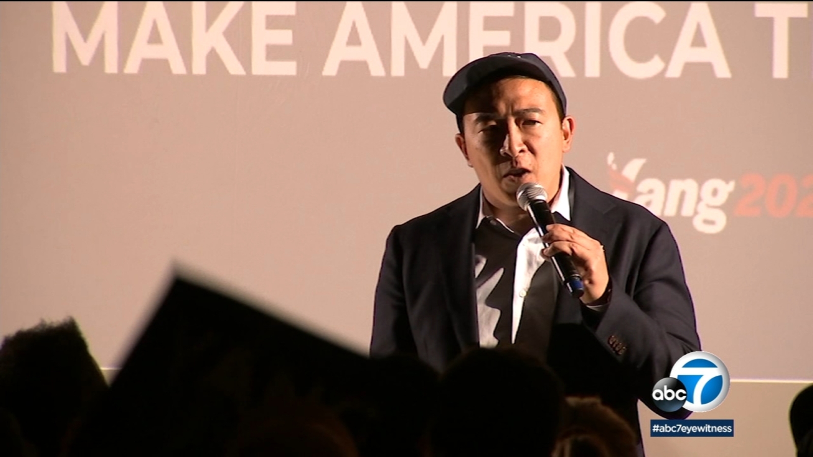 Andrew Yang in LA: Democratic presidentialcandidate campaigns on ...