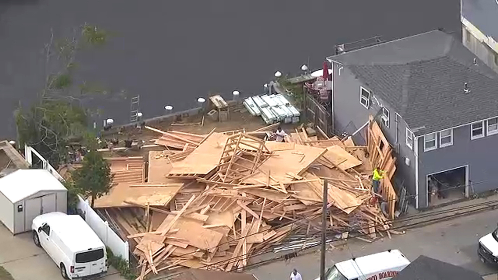 Winds contribute to collapse of house in Freeport, Long Island, mayor ...