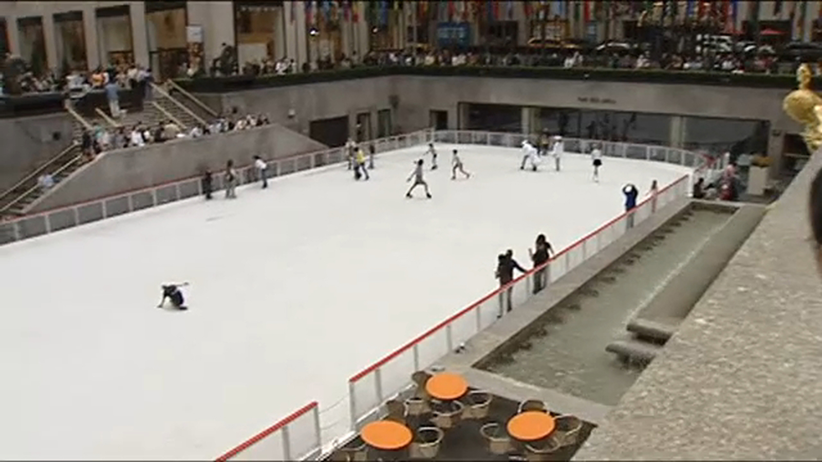 Rink at Rockefeller Center opens for the season - ABC7 New York