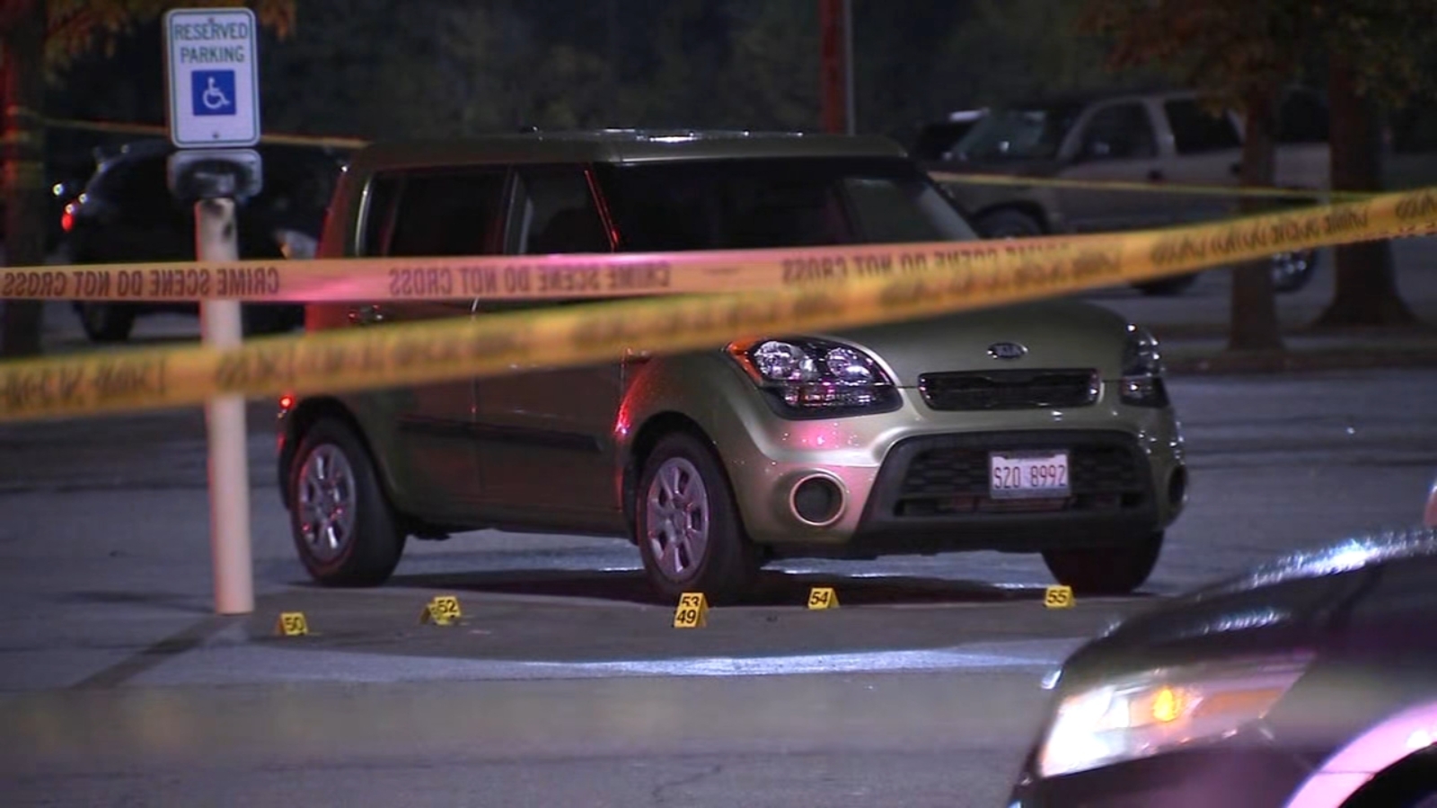 River Oaks Center Mall shooting: Woman shot in drive-by in Calumet City ...