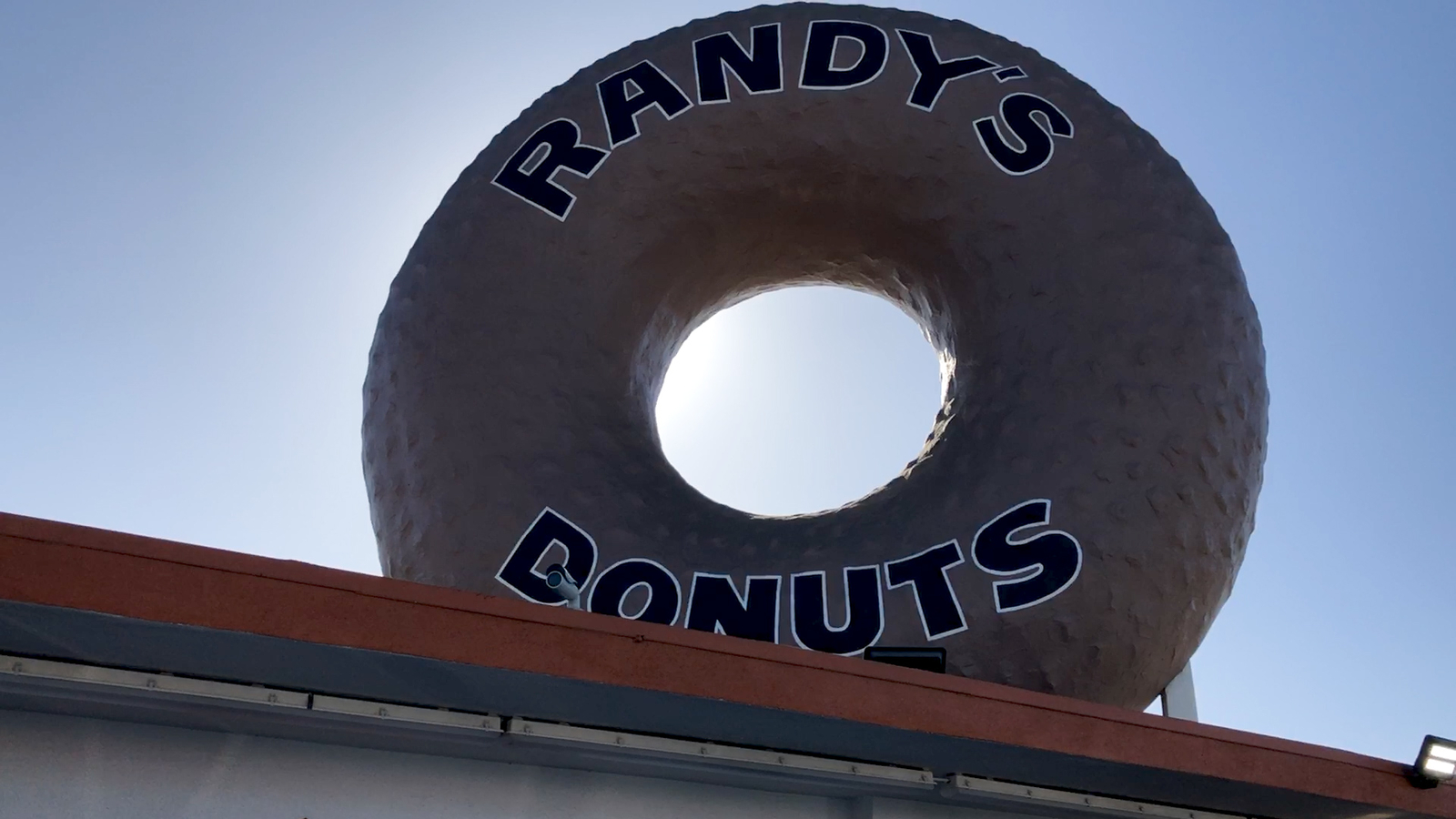 Randy's Roast: Inglewood landmark Randy's Donuts launches new coffee ...