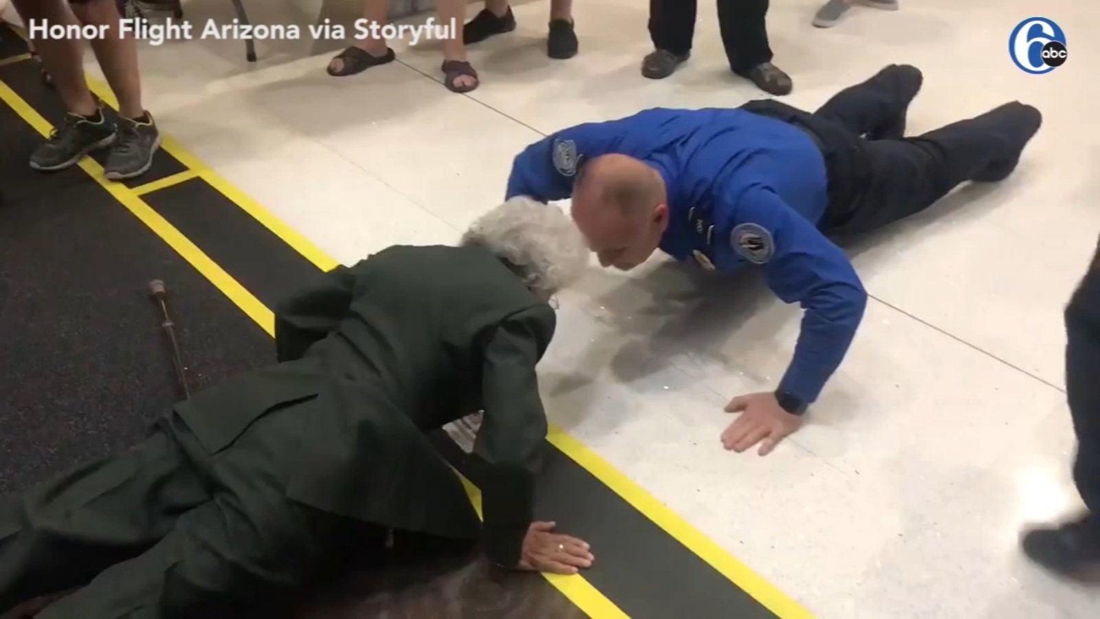 84-year-old Army nurse challenges TSA agent to do 10 push-ups before ...