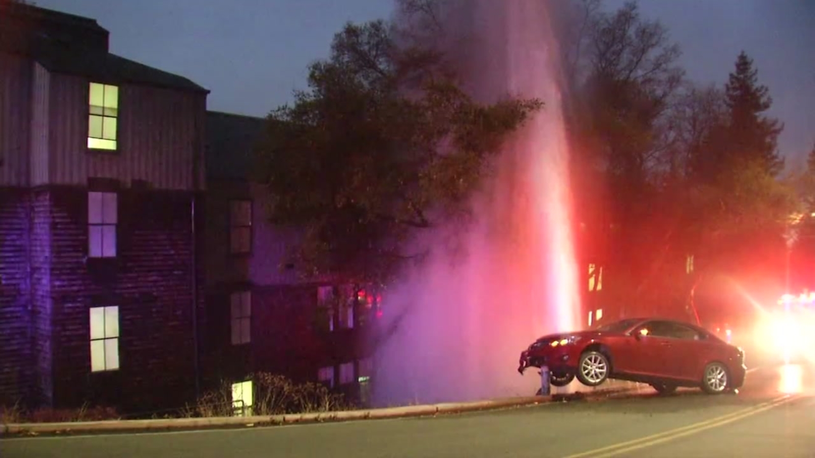 20 UC Berkeley students displaced after driver crashes into fire ...