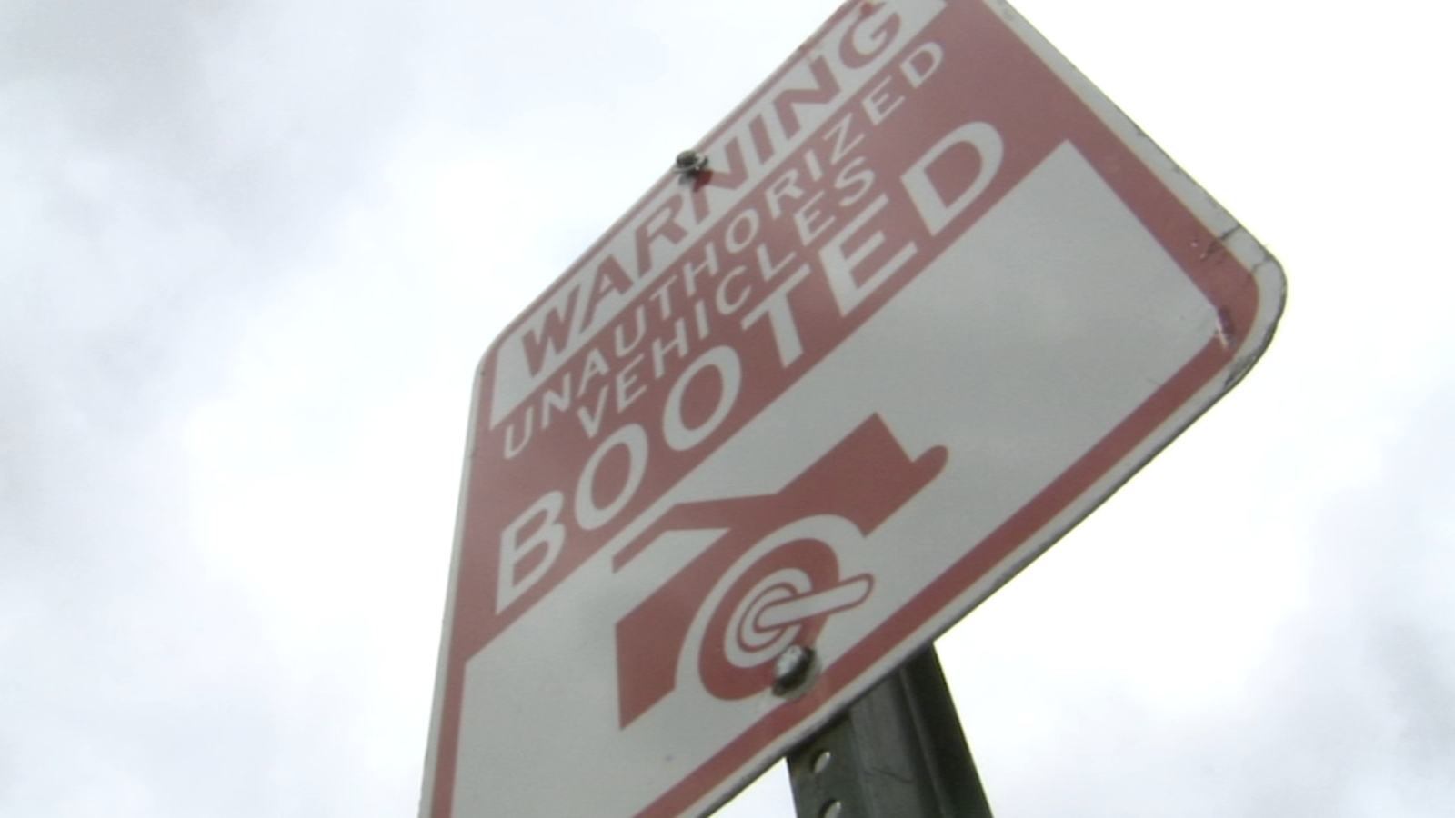 Parking in private Chicago lots comes with risk of getting booted ...