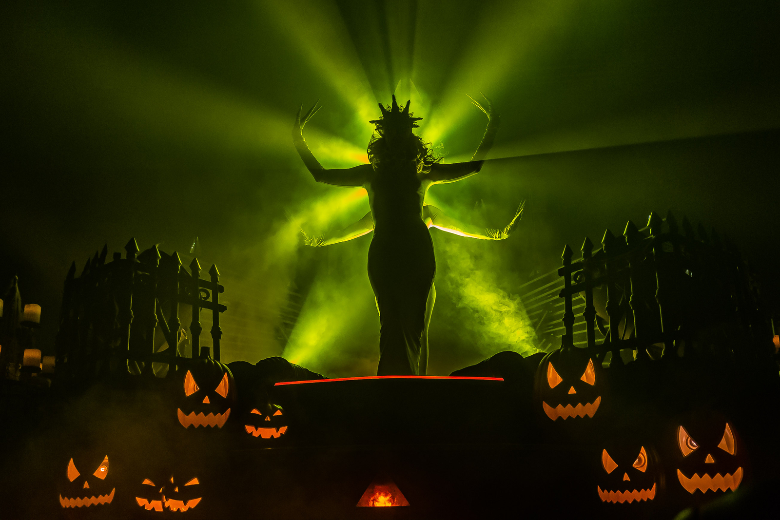 PHOTOS: In This Moment Wows Fans In Unforgettable Halloween Themed ...