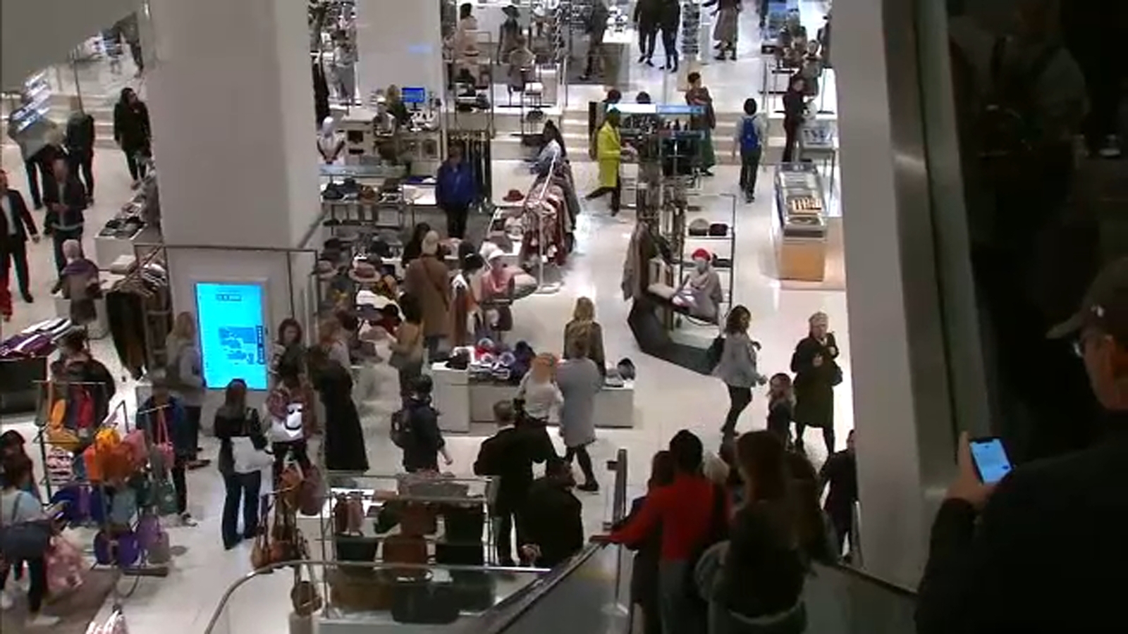 Nordstrom opens 7-level department store in New York City - ABC7 New York