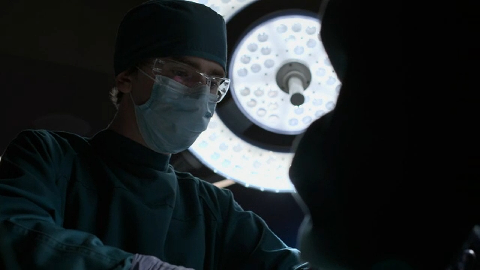 'The Good Doctor' highlights how real-life surgical residents practice ...