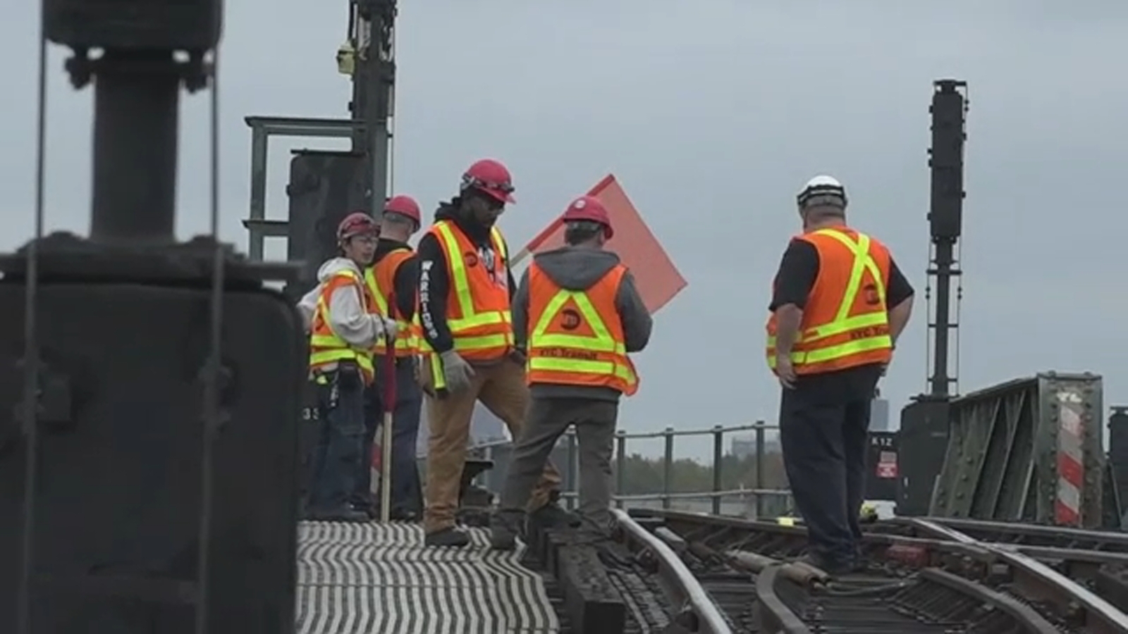 MTA begins inspection blitz of elevated subway tracks after more ...
