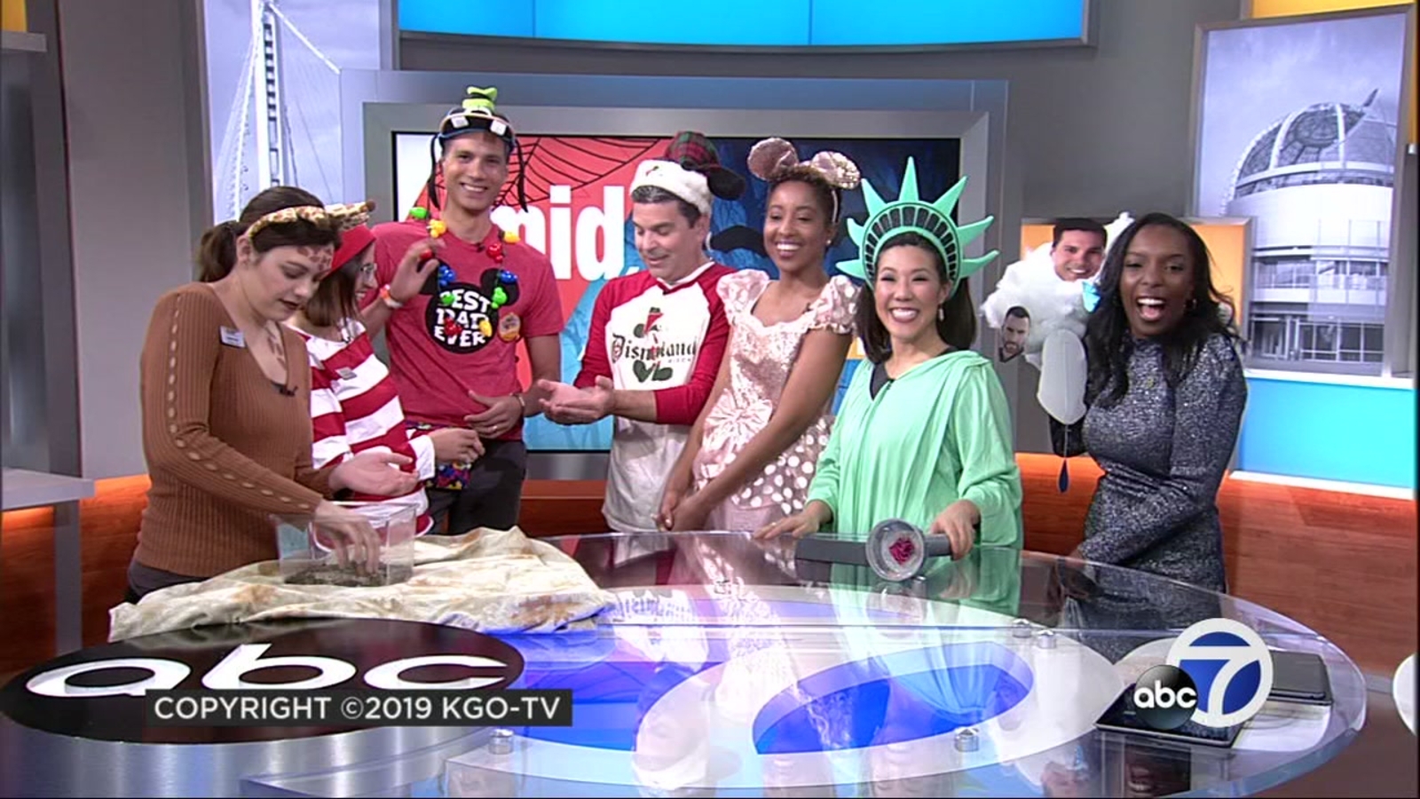 Halloween's not complete without creepy animals on Midday Live - ABC7 ...