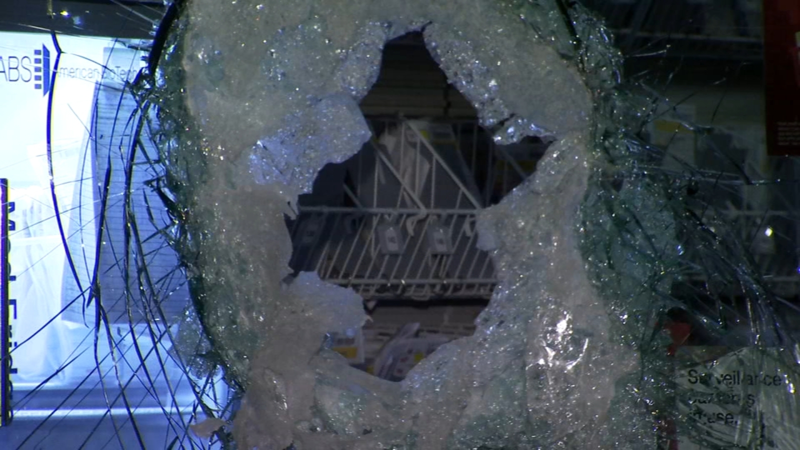 Windows smashed at northwest Fresno CVS Pharmacy - ABC30 Fresno