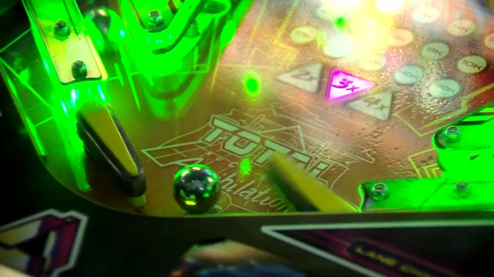 Contestants put their concentration to test at Wisconsin Pinball League ...