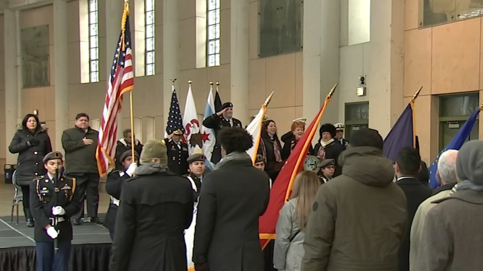 Chicago-area veterans honored at Soldier Field - ABC7 Chicago