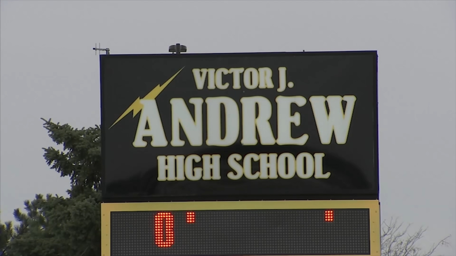 Fight breaks out at Victor Andrew High School in Tinley Park following ...