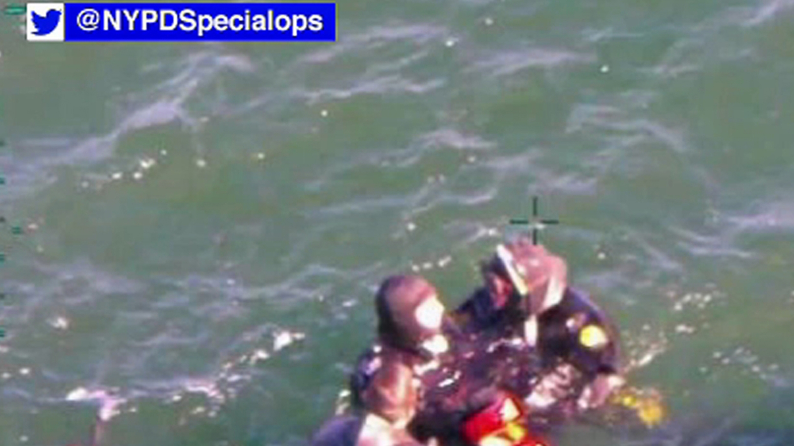 Kitesurfer rescued by NYPD in waters off Breezy Point, Queens - ABC7 ...