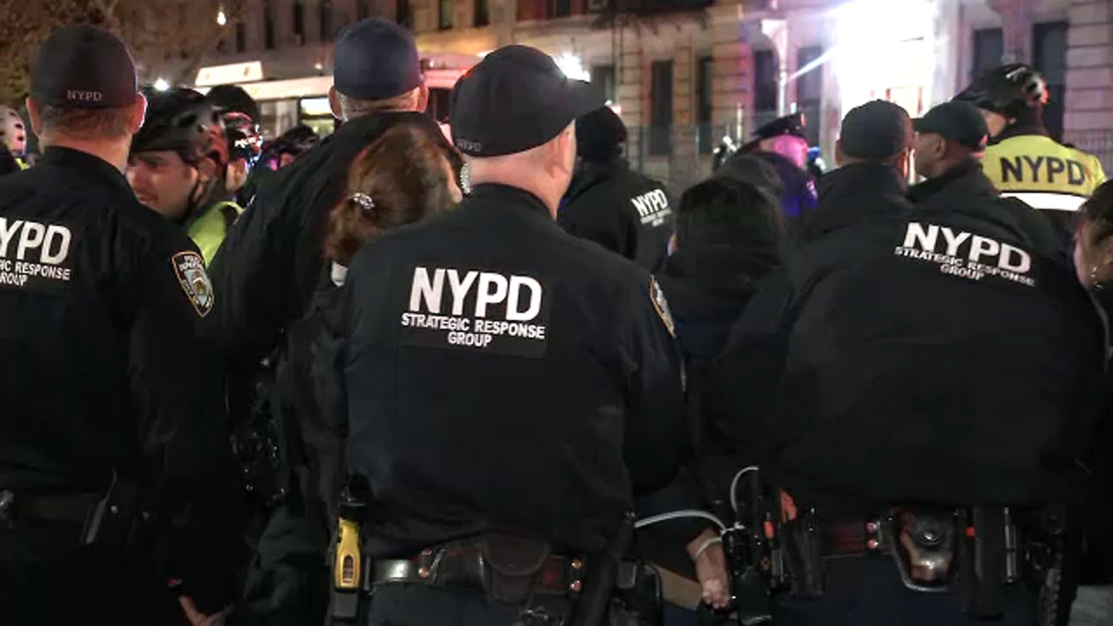 58 arrested at Harlem protest for subway candy vendor - ABC7 New York